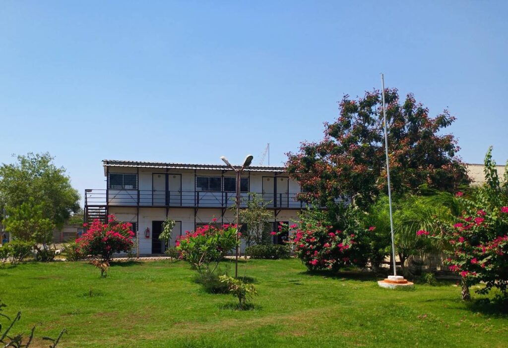 Reliance Industries Ltd. Workmen Colony Dahej Gujarat (2008) – Everest ...